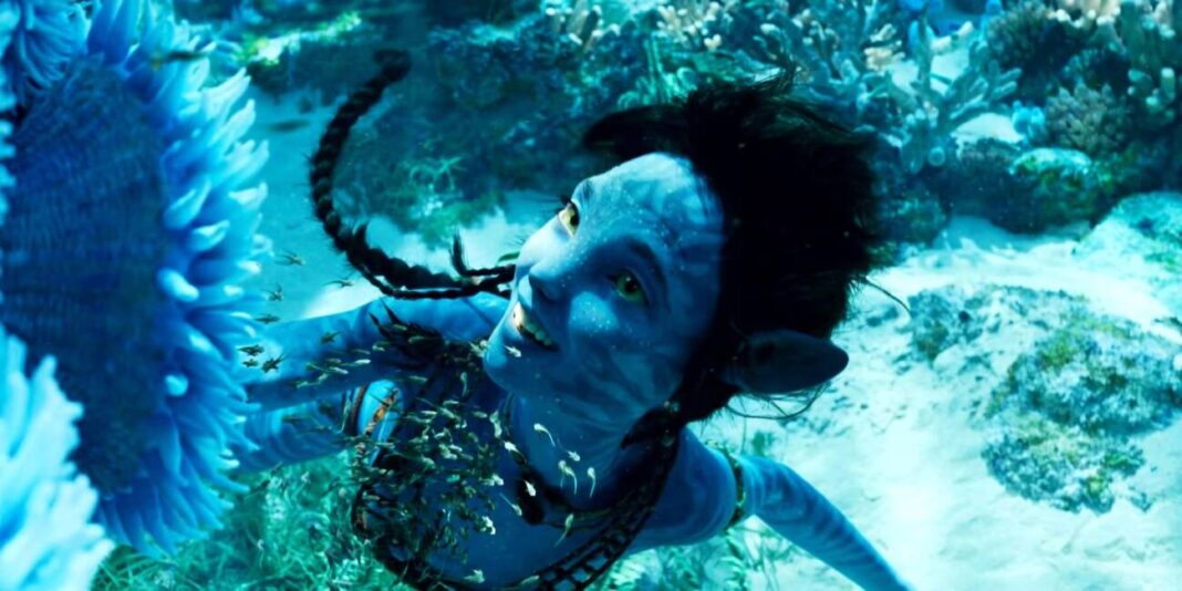 Avatar: La Via dell'Acqua, James Cameron ammette che guardare il film a ...